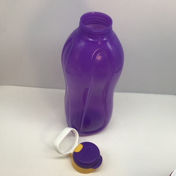 Tupperware | Kitchen | Tupperware Eco Water 2 Quart Bottle | Poshmark